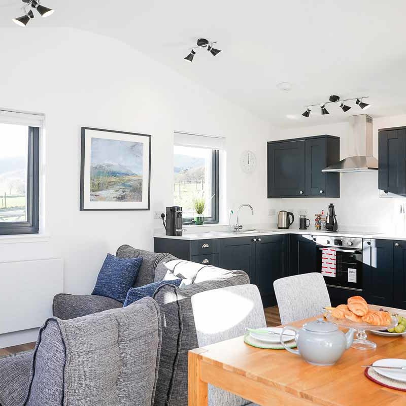Cabin with Hot Tub, Peebles, Scotland - Castlehill Farm